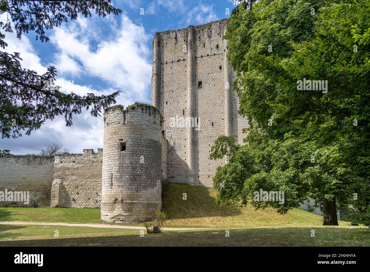 Wohnturm und Wehrturm des Schloss in Loches, Loire-Tal, Frankreich | Tour fortifiée Donjon du ...
