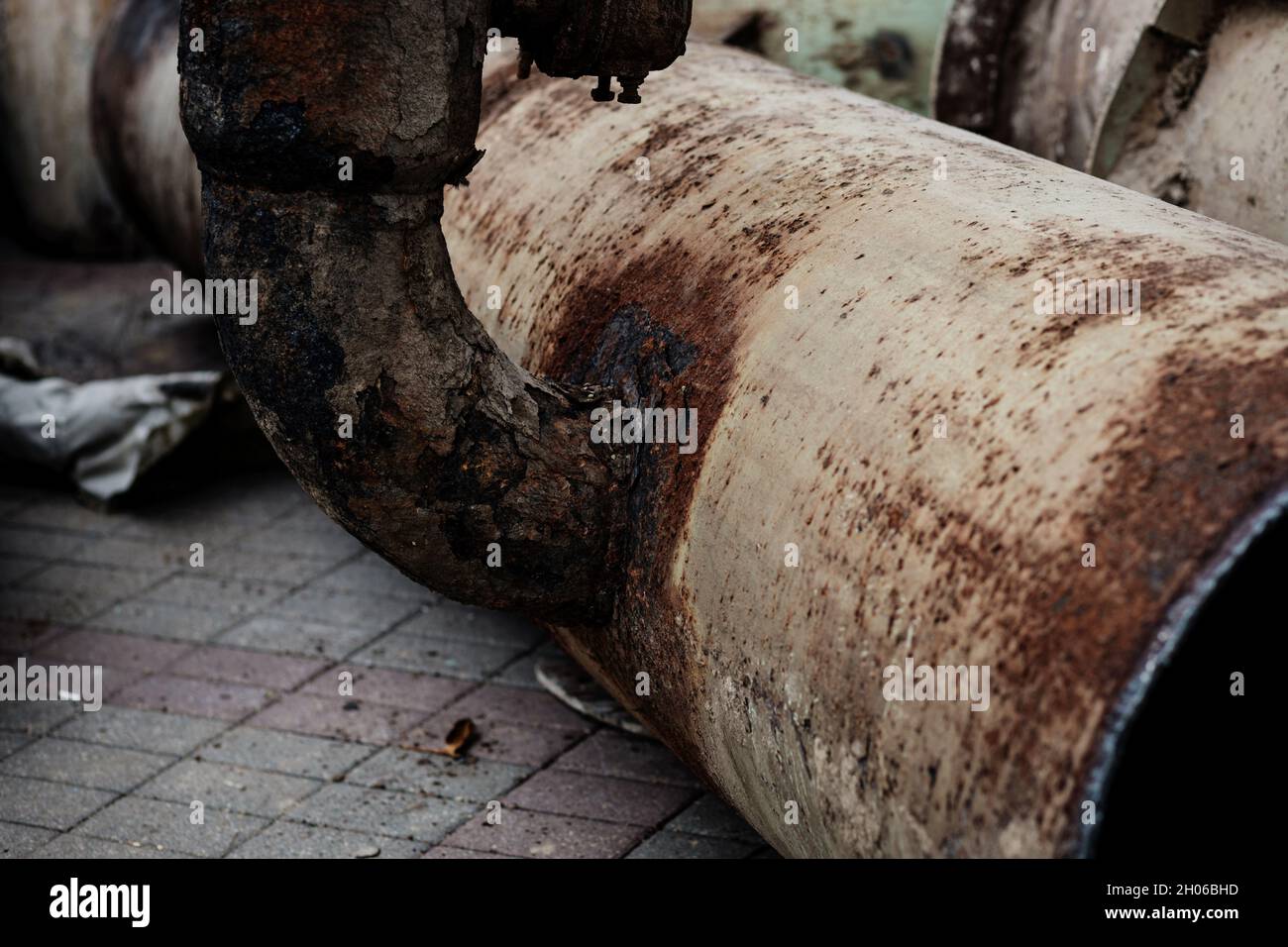 Conduites d'eau en fonte Banque de photographies et d’images à haute ...