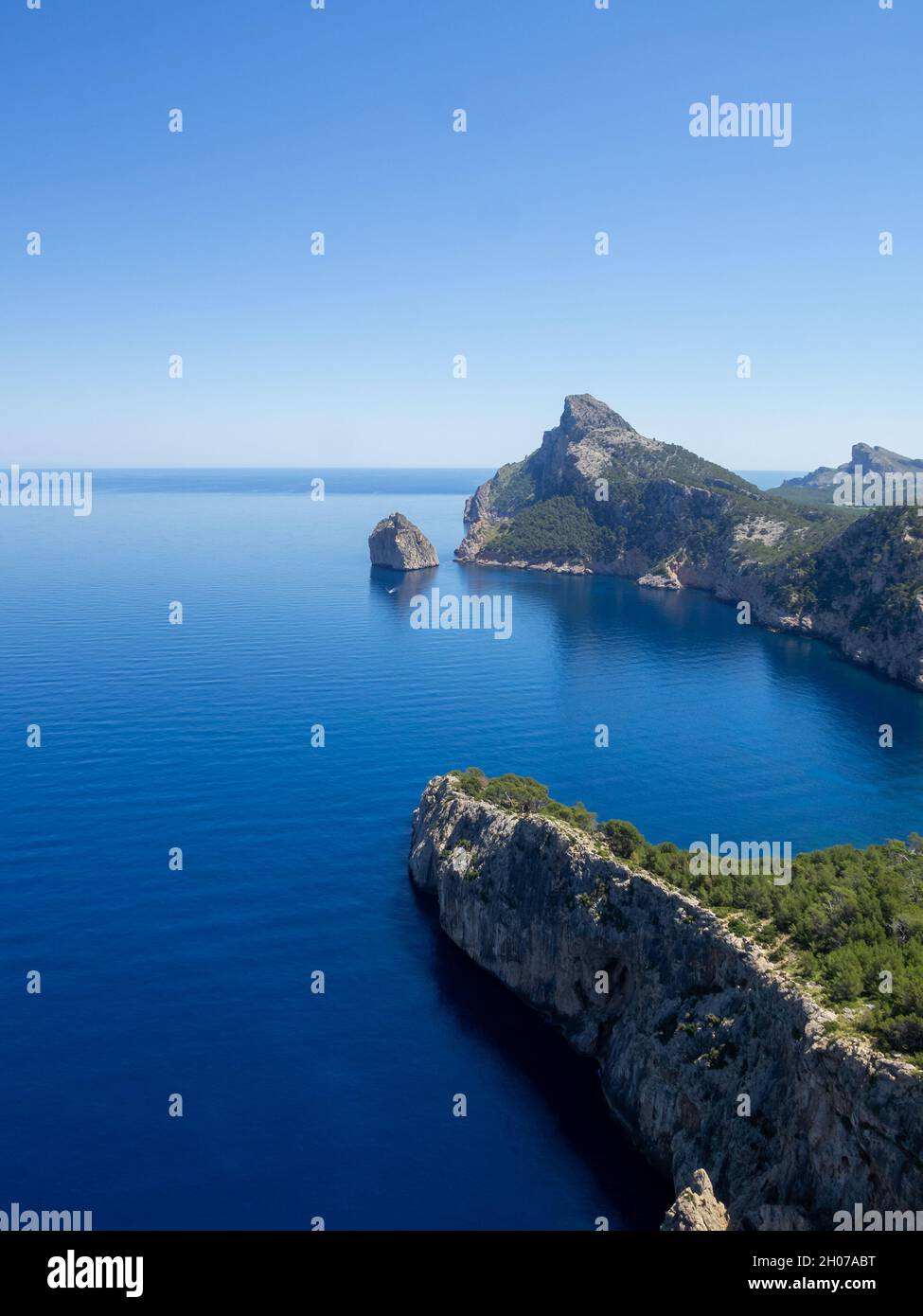 Mer bleu profond et horizon du ciel Banque de photographies et d’images ...