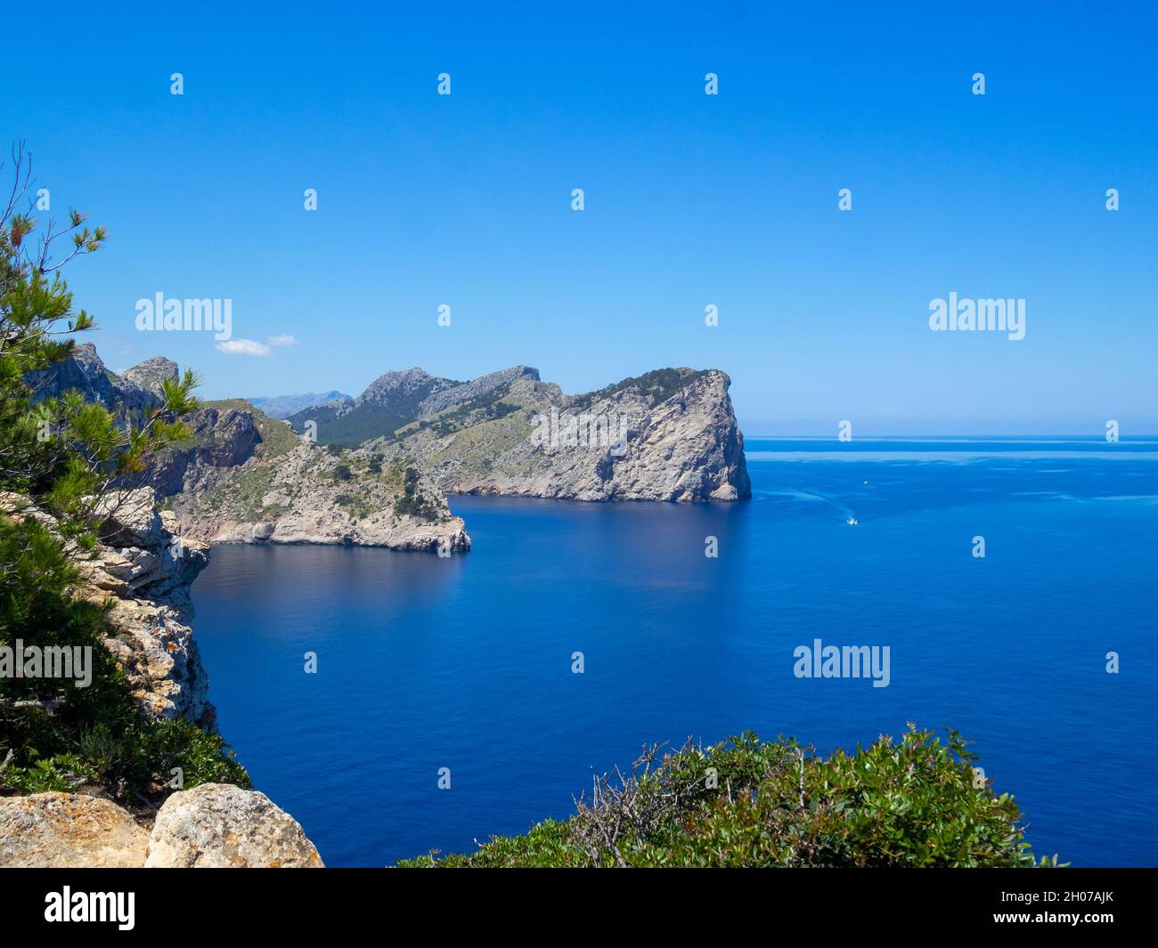 Mer bleu profond et horizon du ciel Banque de photographies et d’images ...