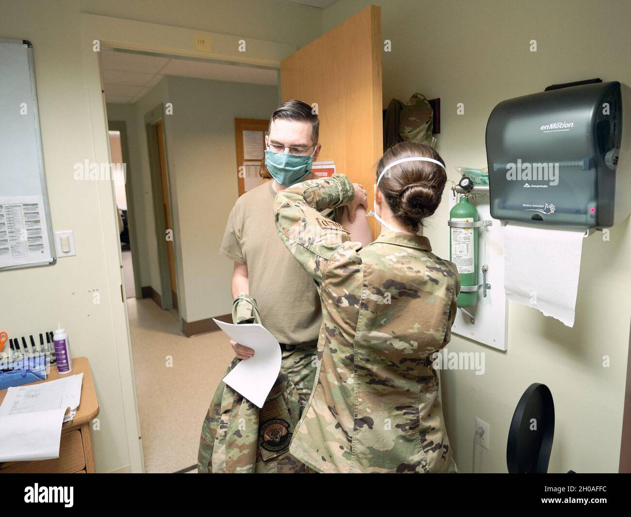 Le lieutenant-colonel Sarah Davis, l'officier responsable des ...