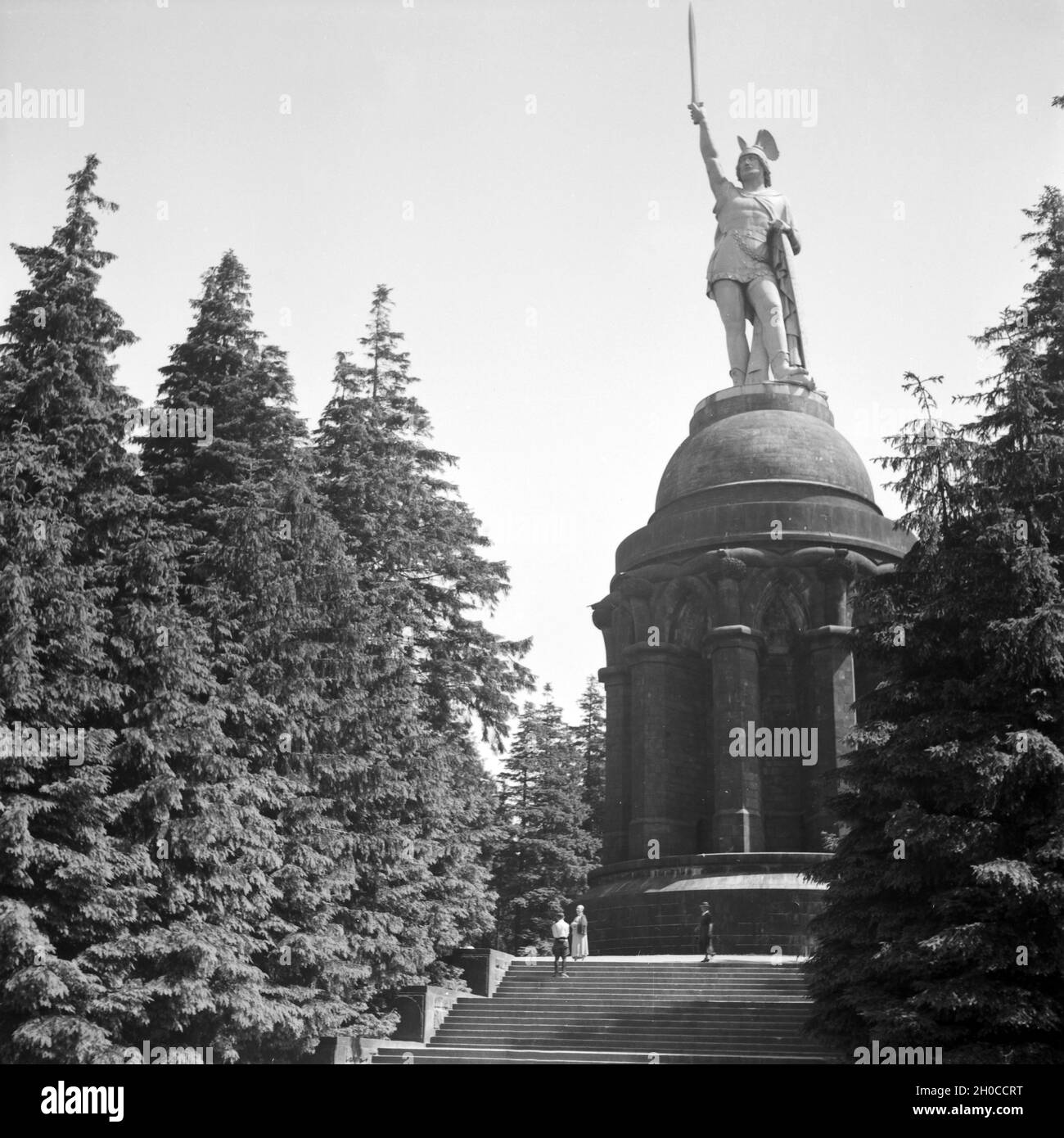 Monument and statue of hermann arminius Banque d'images noir et blanc ...