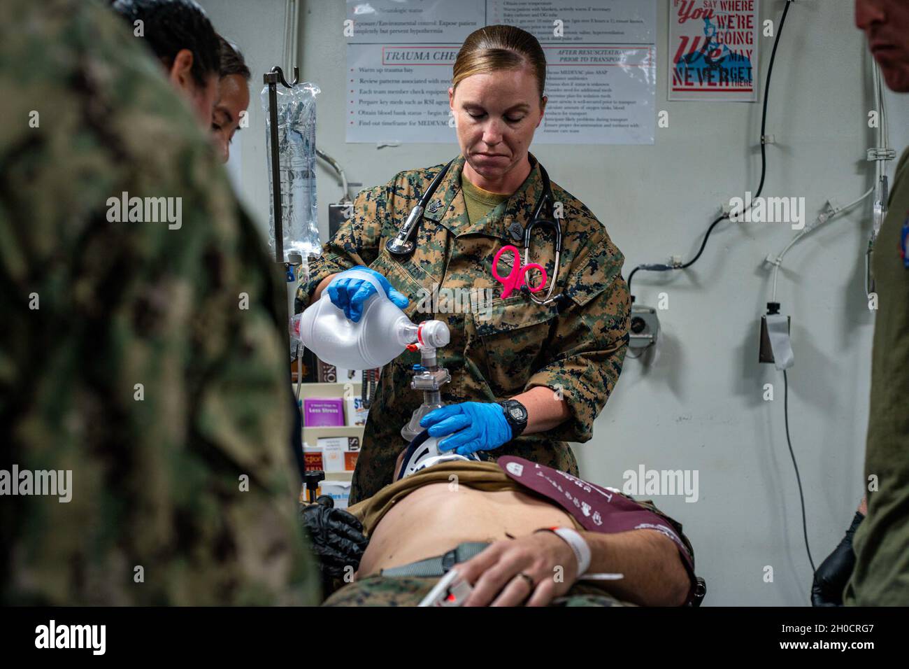 210125-M-UV498-1184 OCÉAN INDIEN (JANV25, 2021) – US Navy Hospital ...