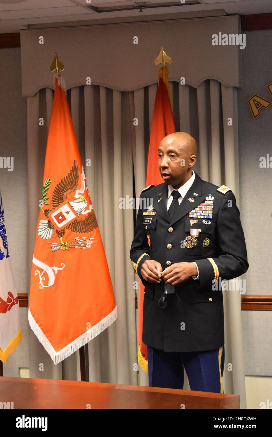 Le colonel Duane Green a fait des remarques après avoir reçu la ...