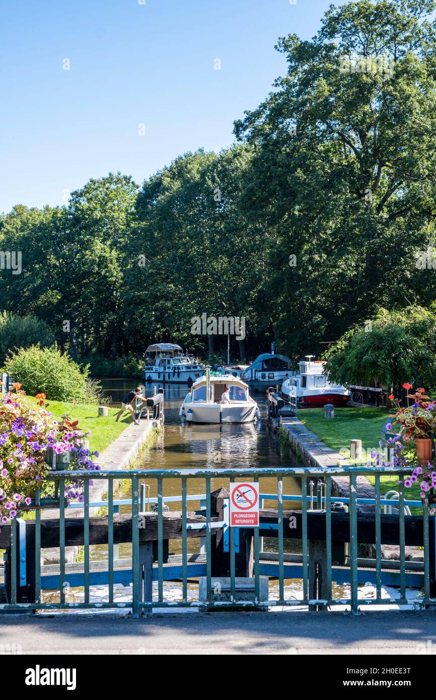 Canal de rance Banque de photographies et d’images à haute résolution ...