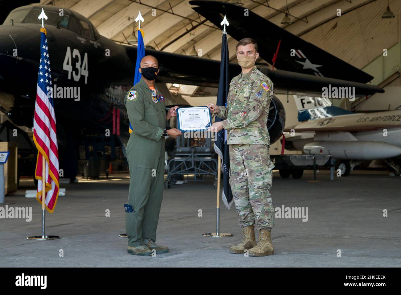 Le premier lieutenant Lucas Schaper, Space Test Fundamentals Class 21-1 ...