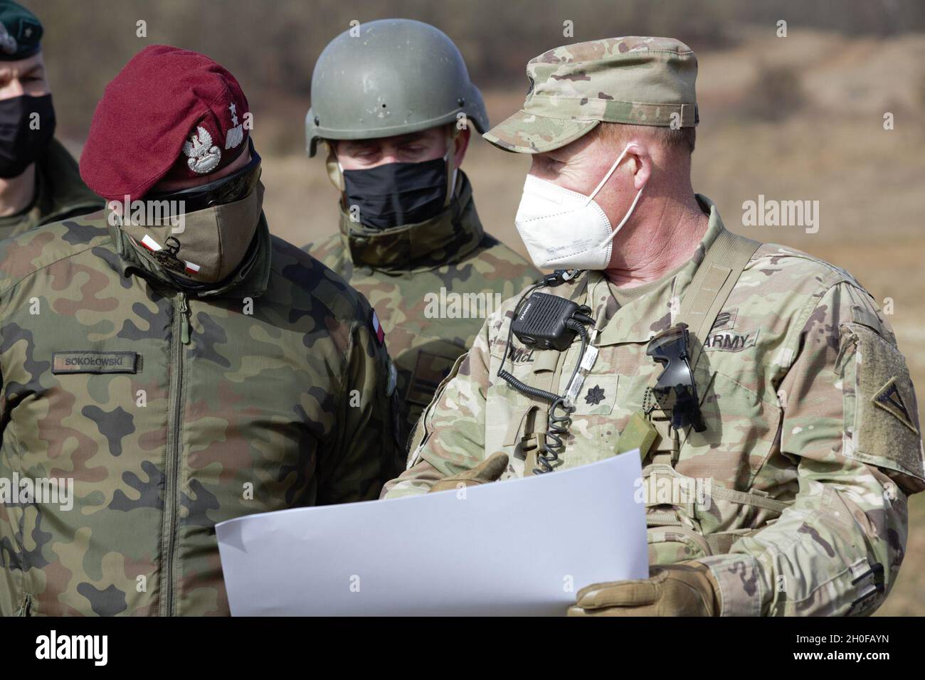 Le lieutenant-colonel Gregory McLean, entraîneur-observateur principal ...