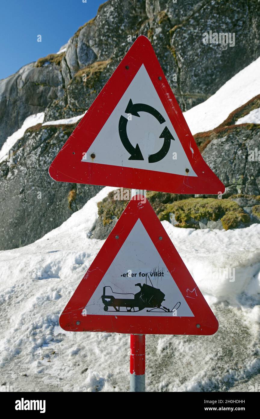 Rond point de panneau de signalisation Banque de photographies et d ...