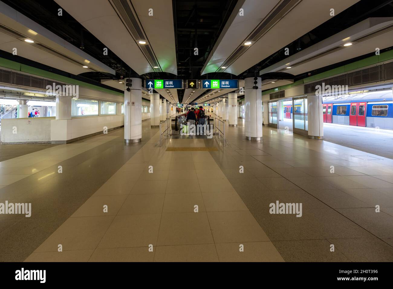 Lo wu port Banque de photographies et d’images à haute résolution - Alamy