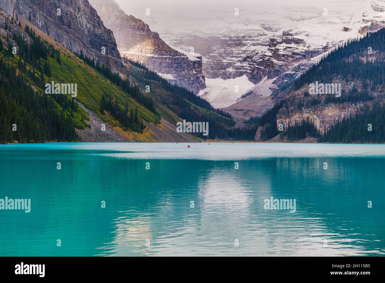 Montagnes lac rocheuses canadiennes Banque de photographies et d’images ...