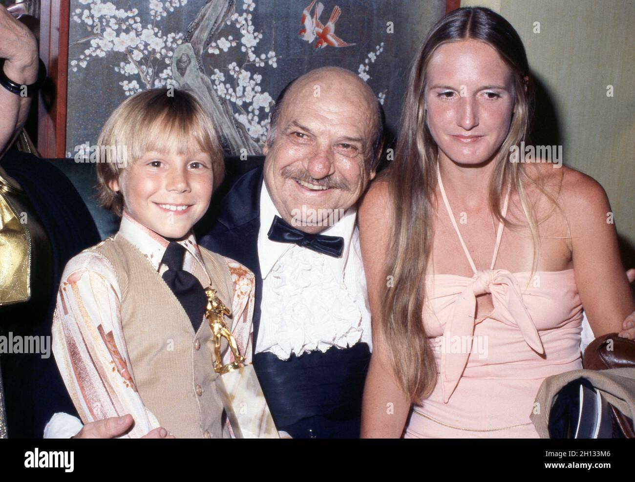 Jackie Coogan avec son petit-fils Keith Coogan et sa fille Leslie ...