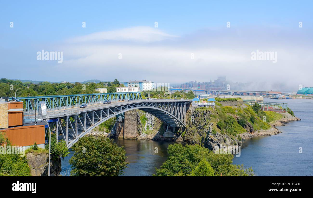 Pont Reversing Falls à Saint John, Nouveau-Brunswick, Canada, vu du ...