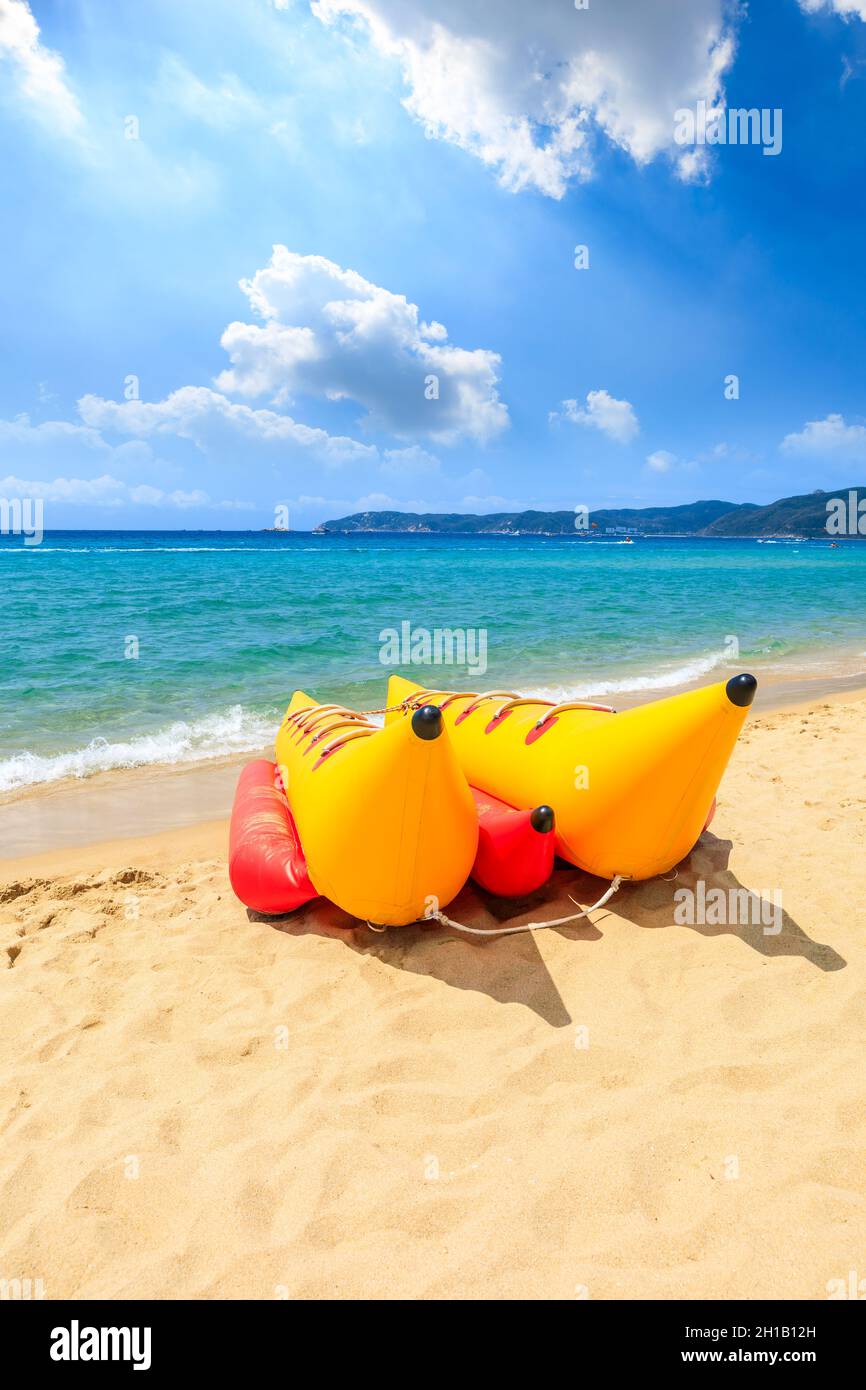 Bateau banane jaune Banque de photographies et d’images à haute ...