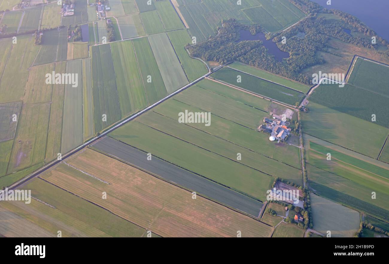 Paysage agricole de la Frise, une des provinces du nord des pays-Bas ...