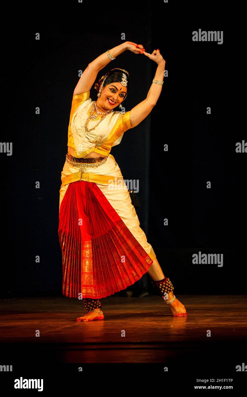 Bharatanatyam tamil nadu danseur Banque de photographies et d’images à ...