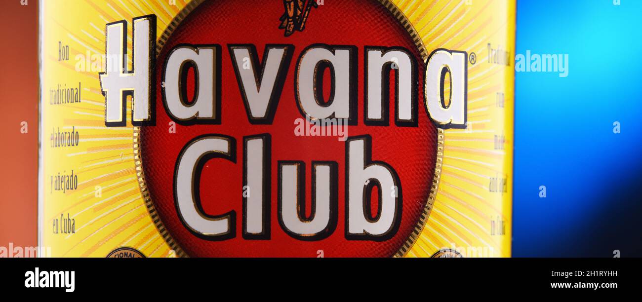 POZNAN, POL - 27 JANVIER 2021 : Bottle of Havana Club, une marque de ...