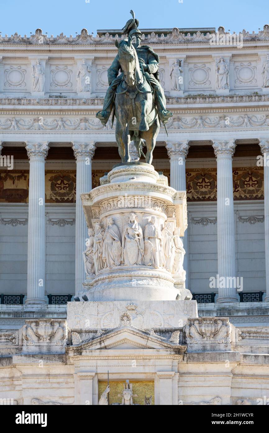 Equestrian statue of victor emmanuel ii Banque de photographies et d ...