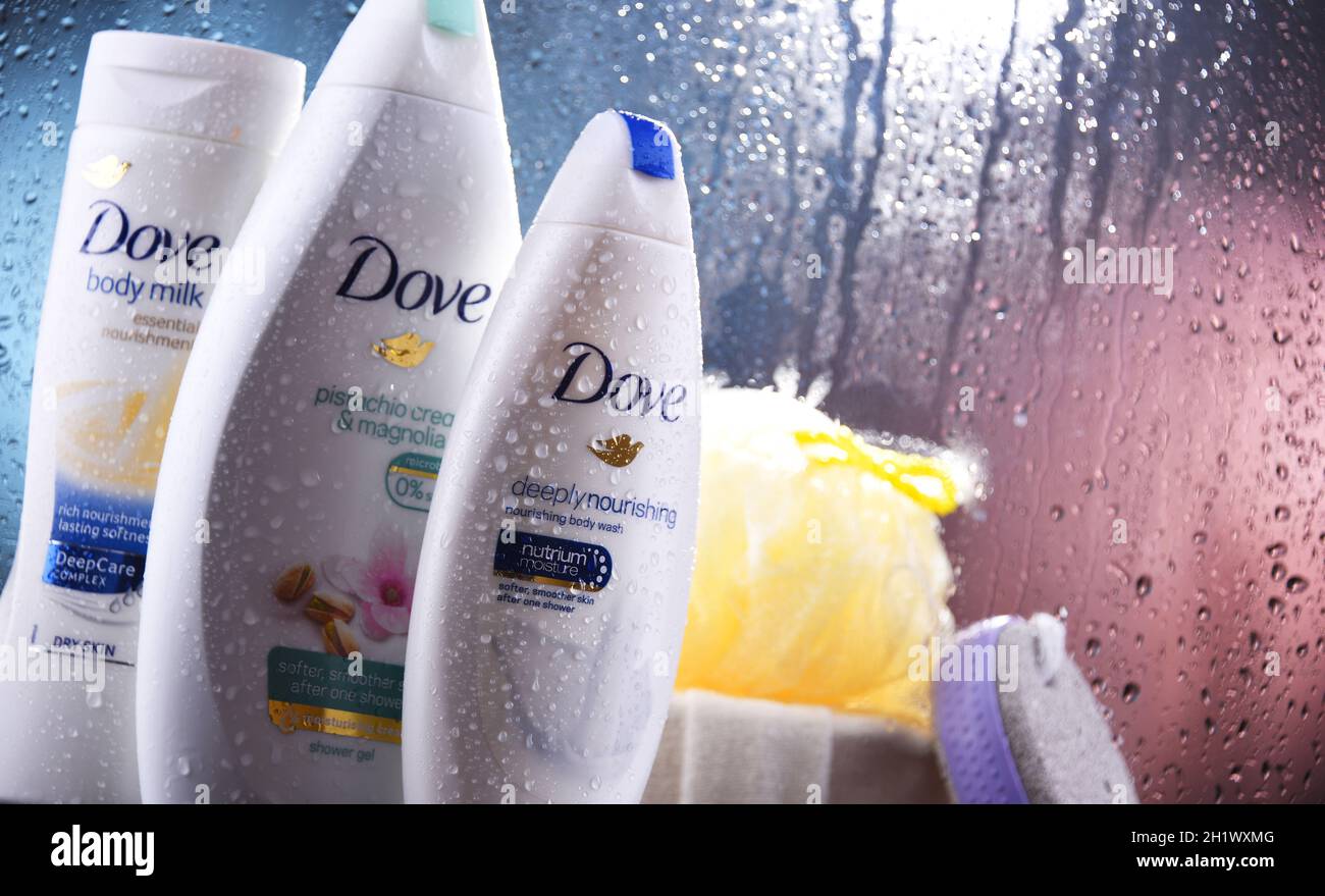 Dove shampoo Banque de photographies et d’images à haute résolution - Alamy