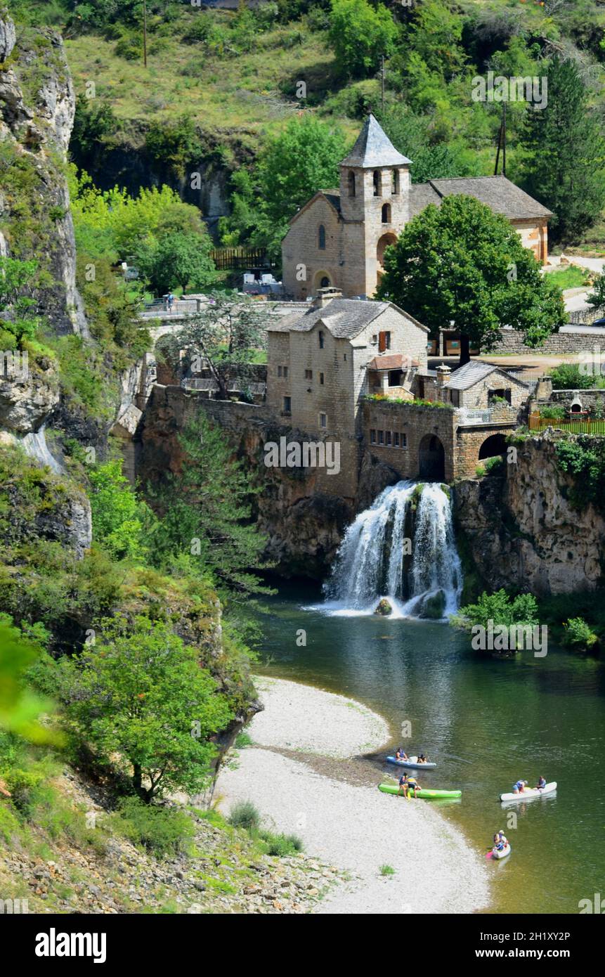 FRANCE.LOZÈRE (48).OCCITANIE.GORGES DU TARN.LE VILLAGE DE SAINT-CHELY A ...