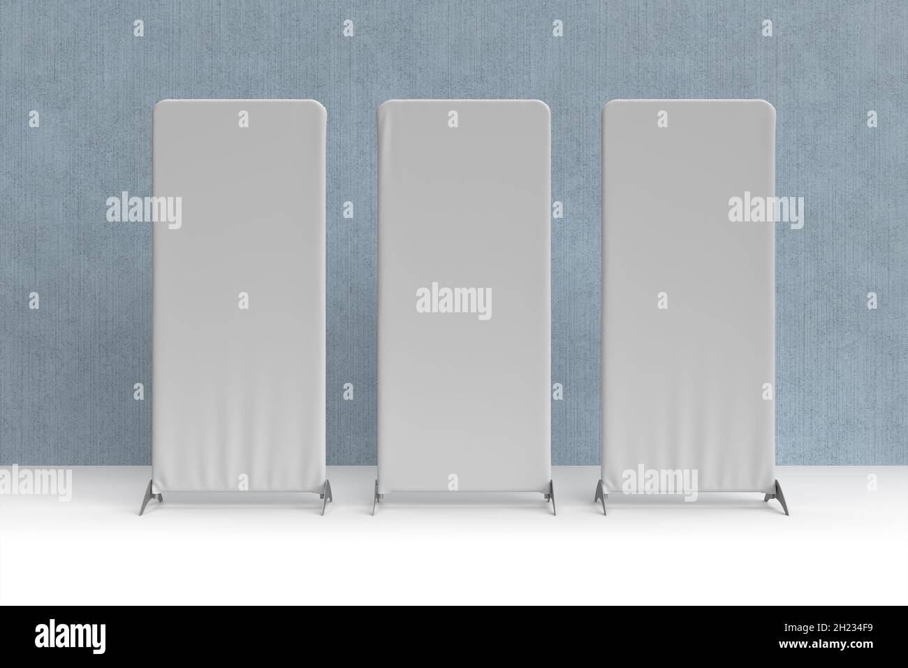 Sock mural en tissu extensible systèmes double face debout devant un ...