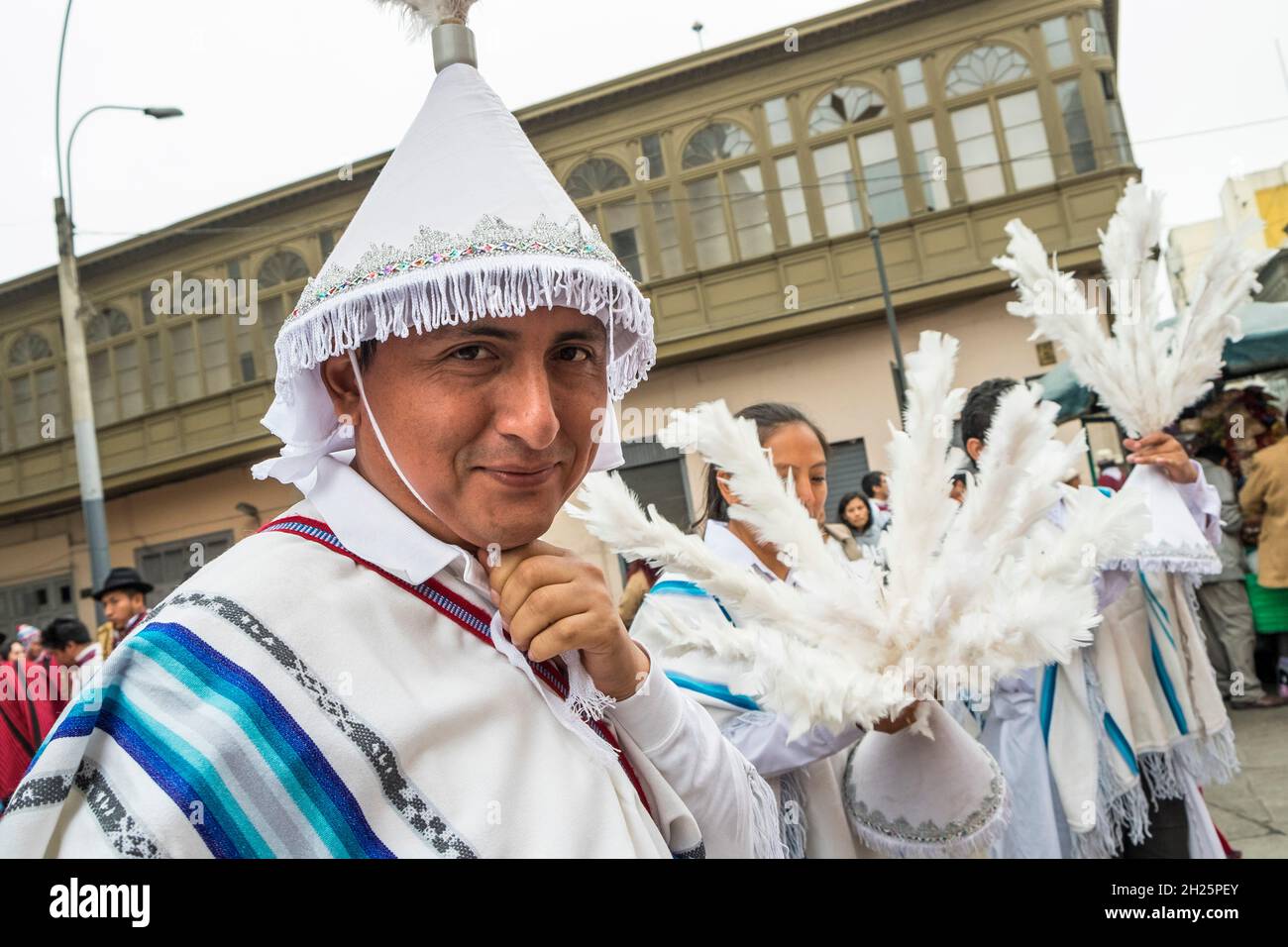 Festivals peruvian costume Banque de photographies et d’images à haute ...