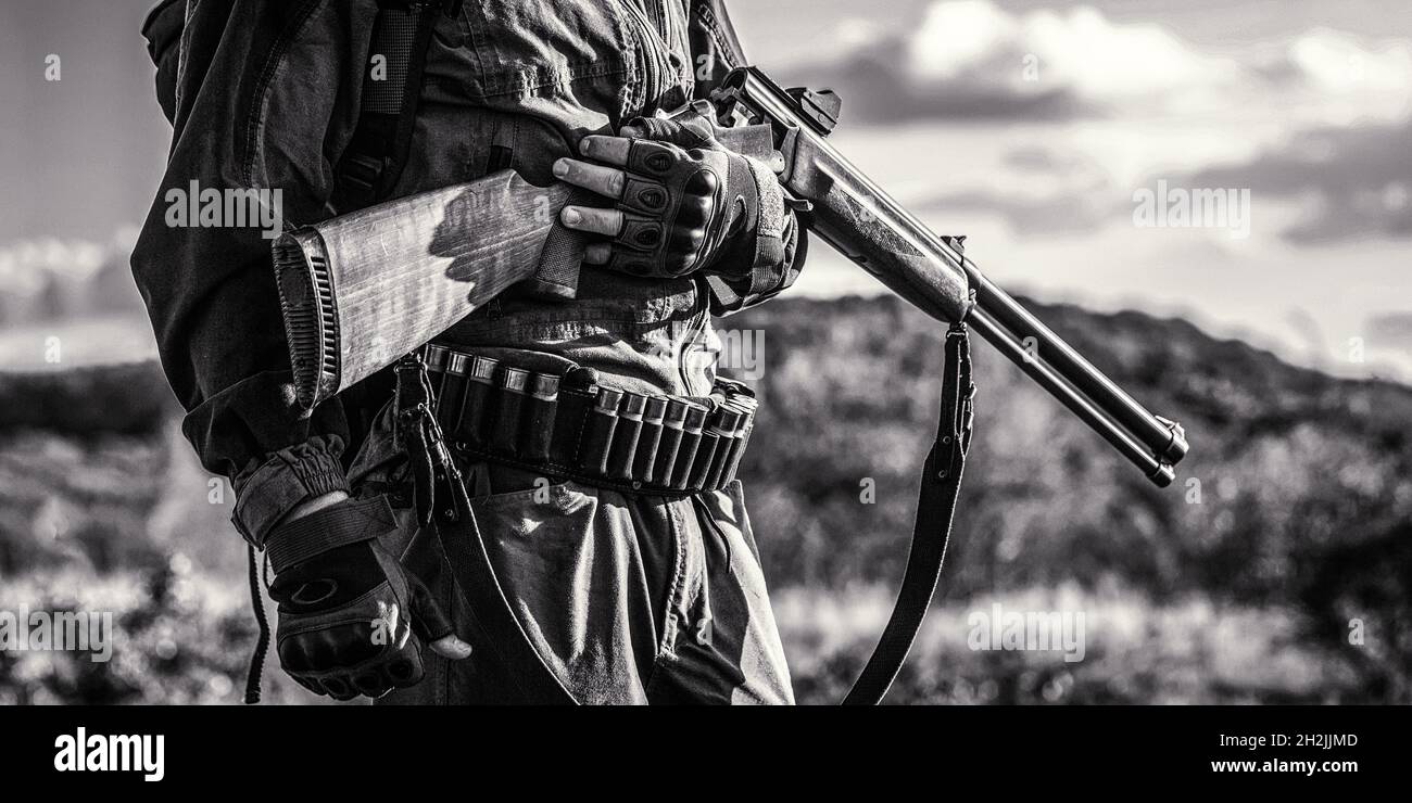 L'homme est à la chasse. Chasseur. Période de chasse, saison d'automne ...