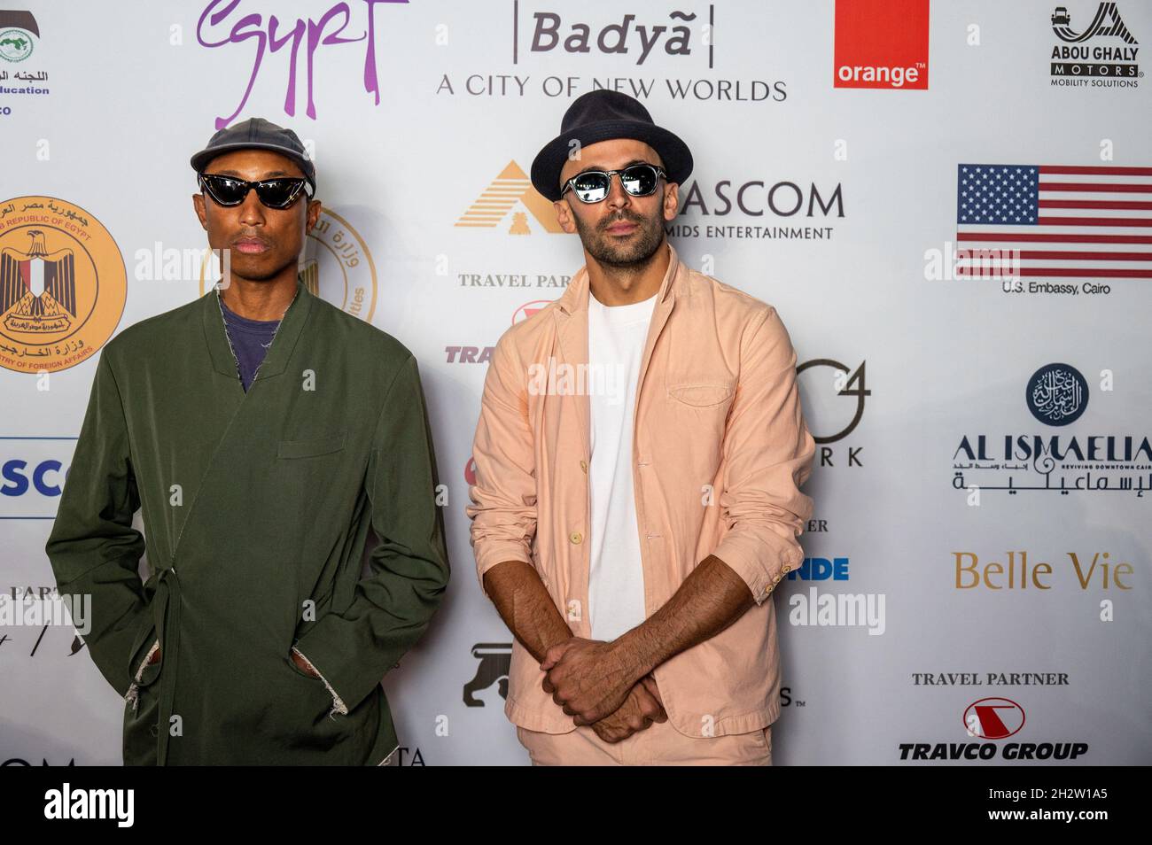 L-R : la chanteuse américaine Pharrell Williams et l'artiste et ...