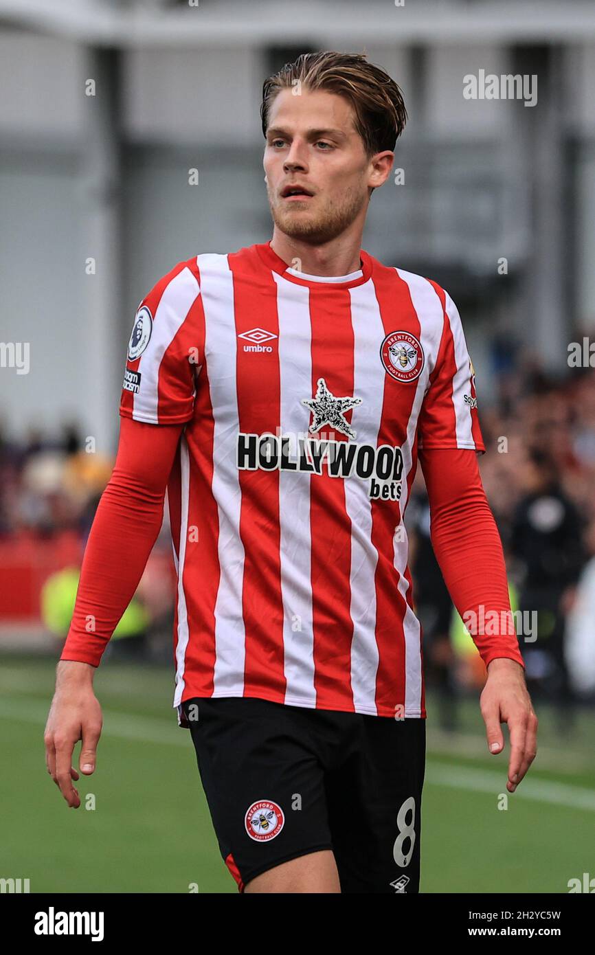 Mathias jensen de brentford Banque de photographies et d’images à haute ...