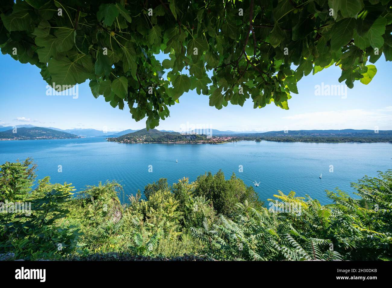 Lake maggiore italy beach Banque de photographies et d’images à haute ...