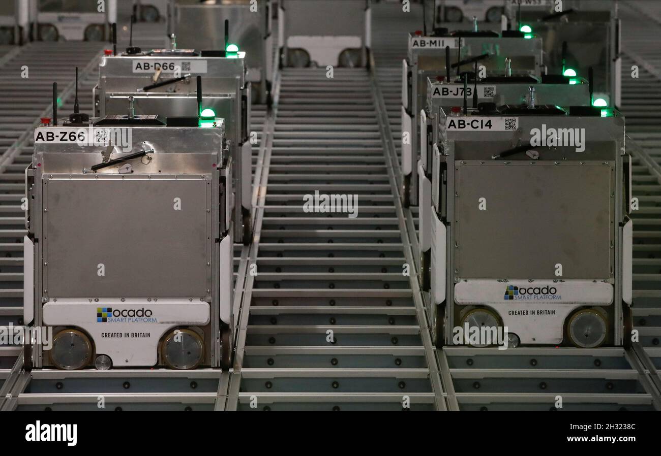 Ocado robots Banque de photographies et d’images à haute résolution - Alamy