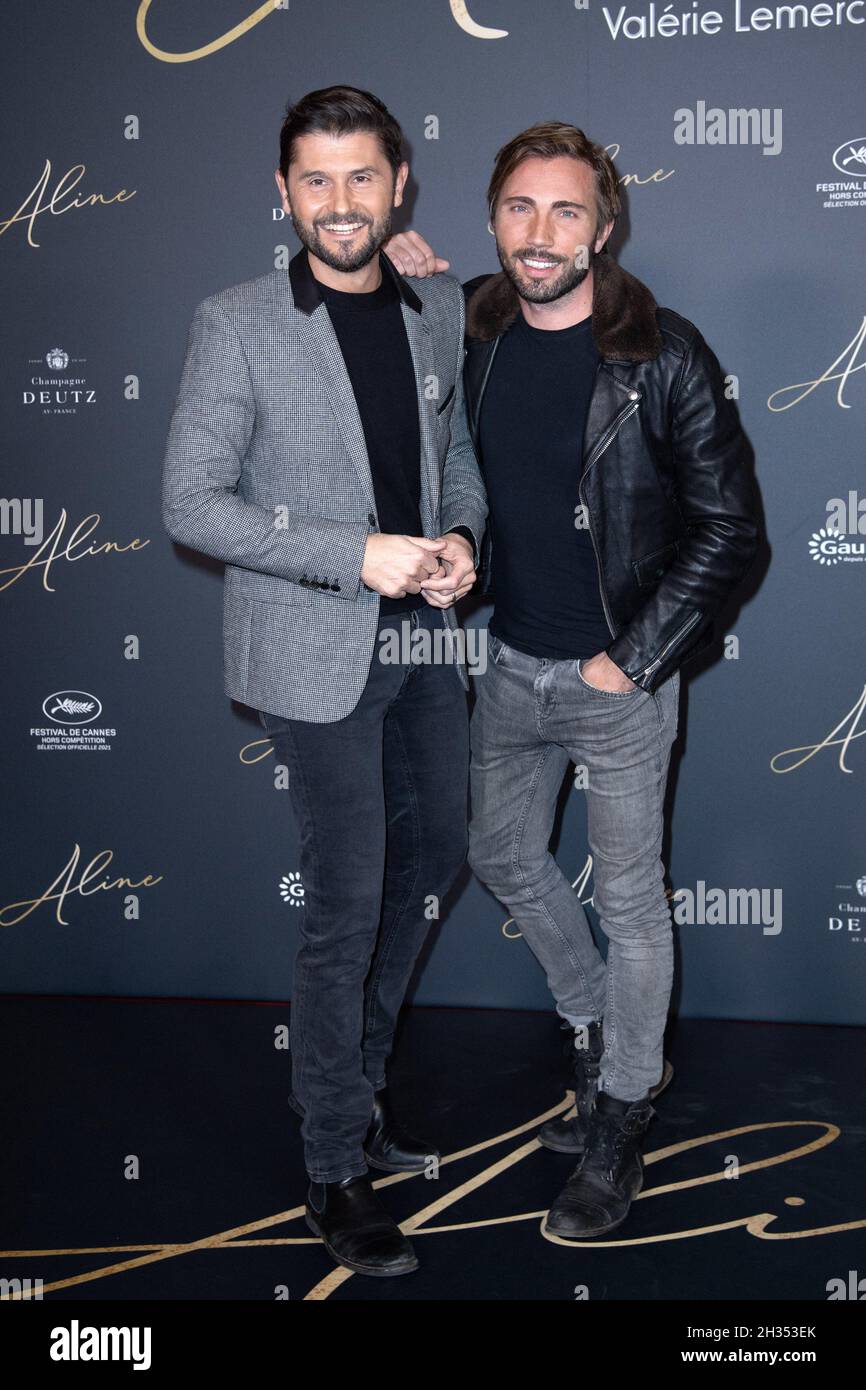 Christophe Beaugrand et son mari Ghislain Gerin assistent à la première ...