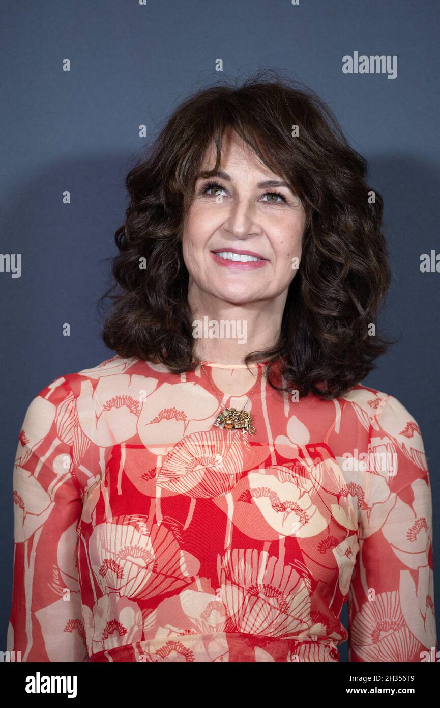 Valérie Lemercier assistant à la première Aline au Grand Rex Cinema à ... Valérie Lemercier assistant à la première Aline au Grand Rex Cinema à ...