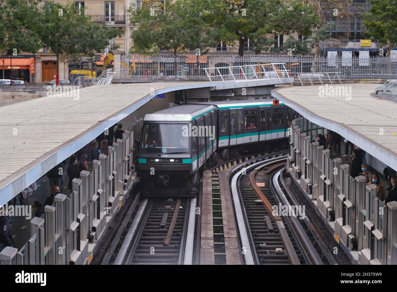 Bastille metro train station Banque de photographies et d’images à ...