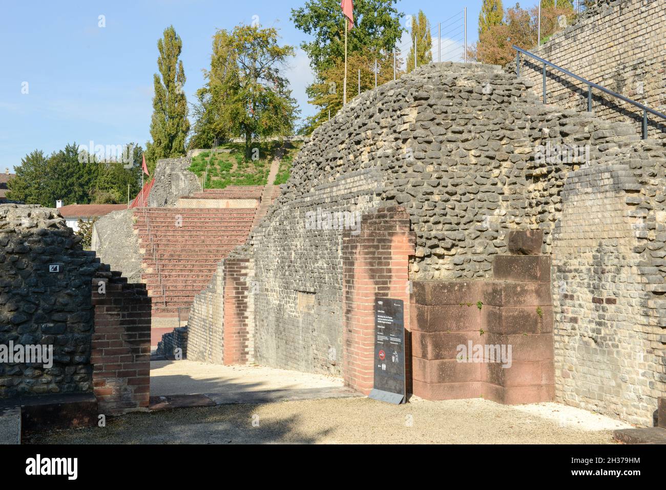 L'amphithéâtre romain d'Augusta Raurica à Augst sur la Suisse Photo ...