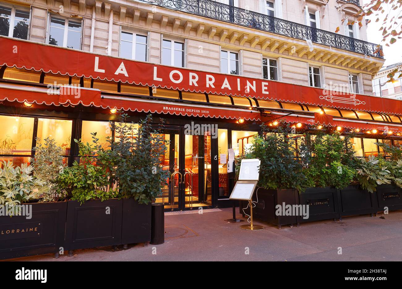 La Brasserie la Lorraine est un magnifique et élégant restaurant de la ...
