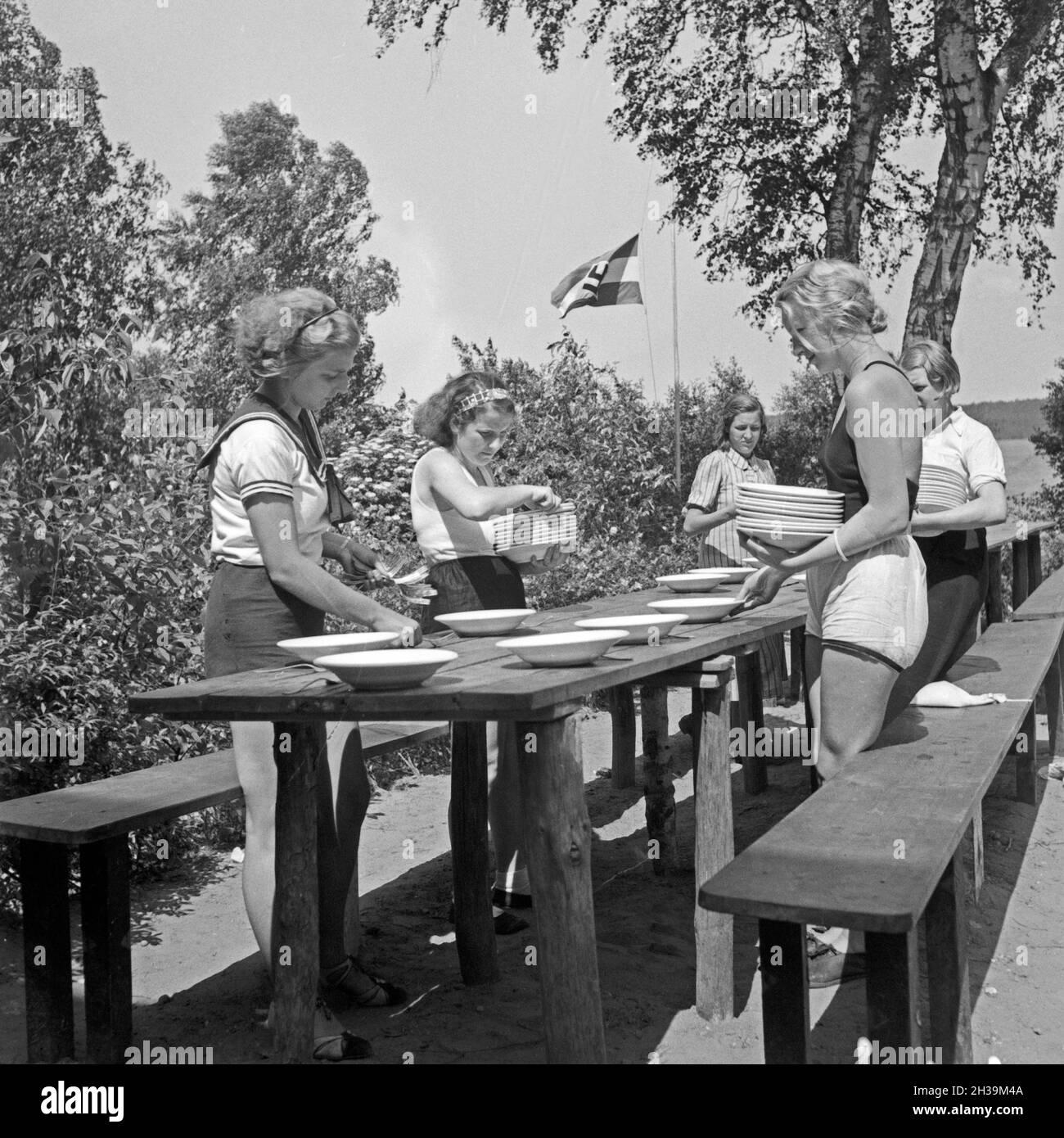 Nazi table Banque de photographies et d’images à haute résolution - Alamy