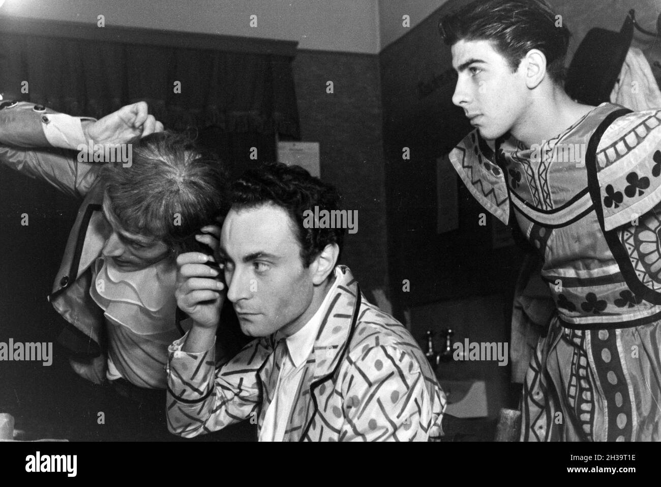 Sänger dans der Umkleidekabine im Opernhaus de Rom ; Italien 1940er ...