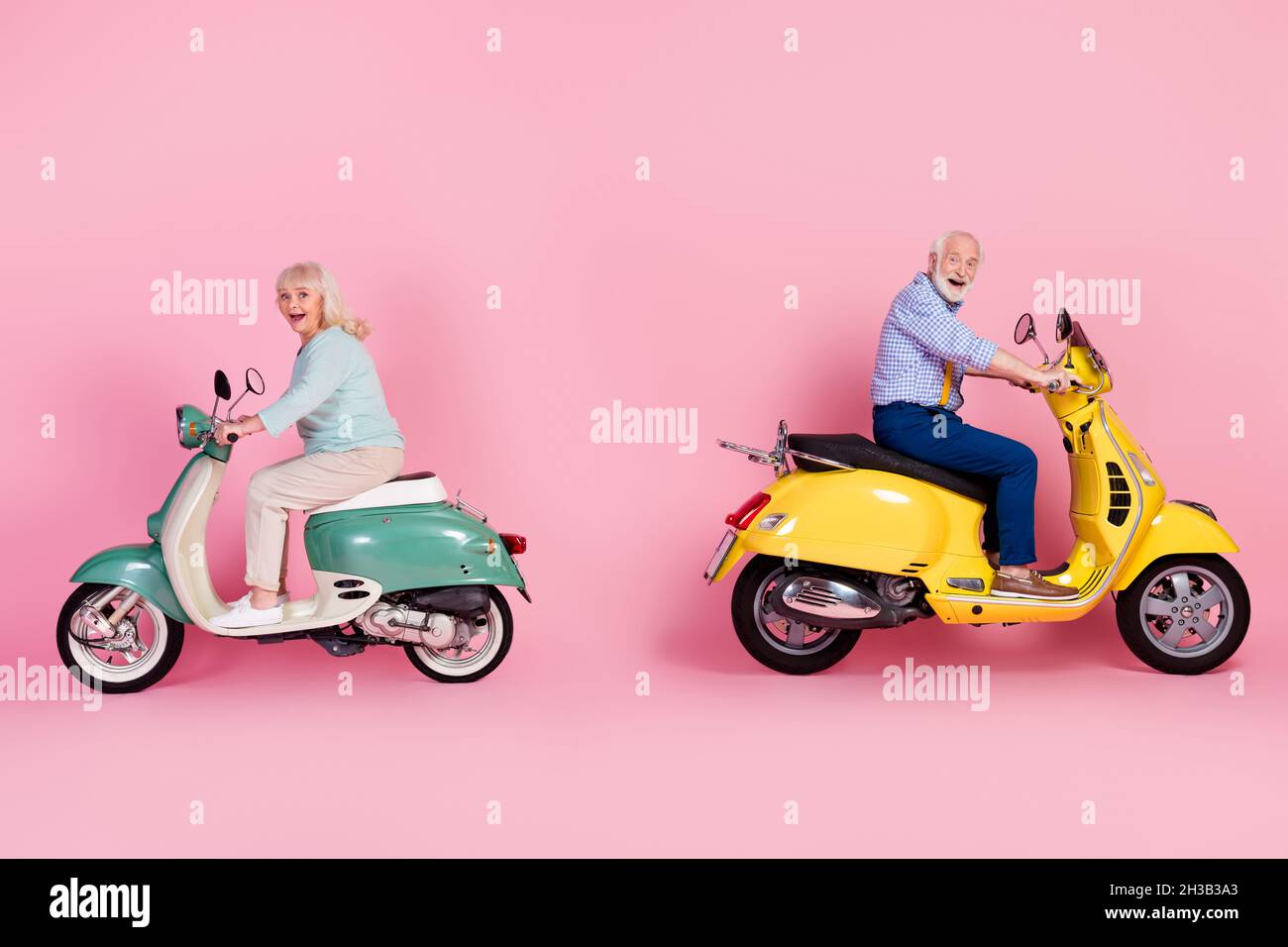 Mature woman riding motorcycle Banque de photographies et d’images à ...