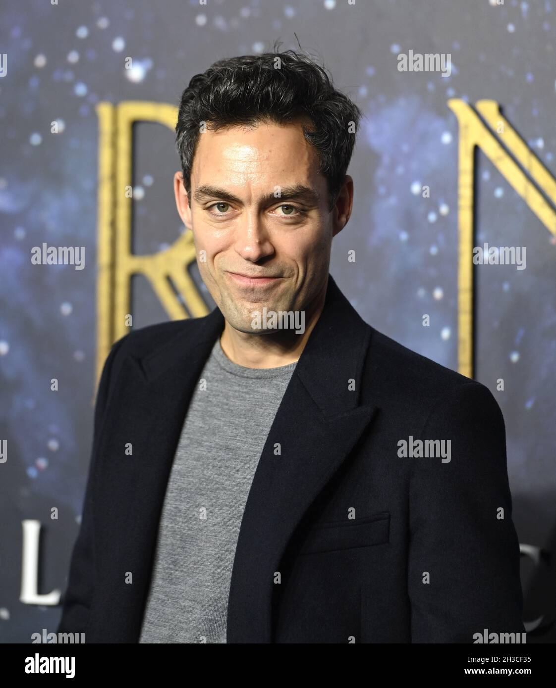 La photo doit être créditée ©Alpha Press 079965 27/10/2021 Alex Hassell ...