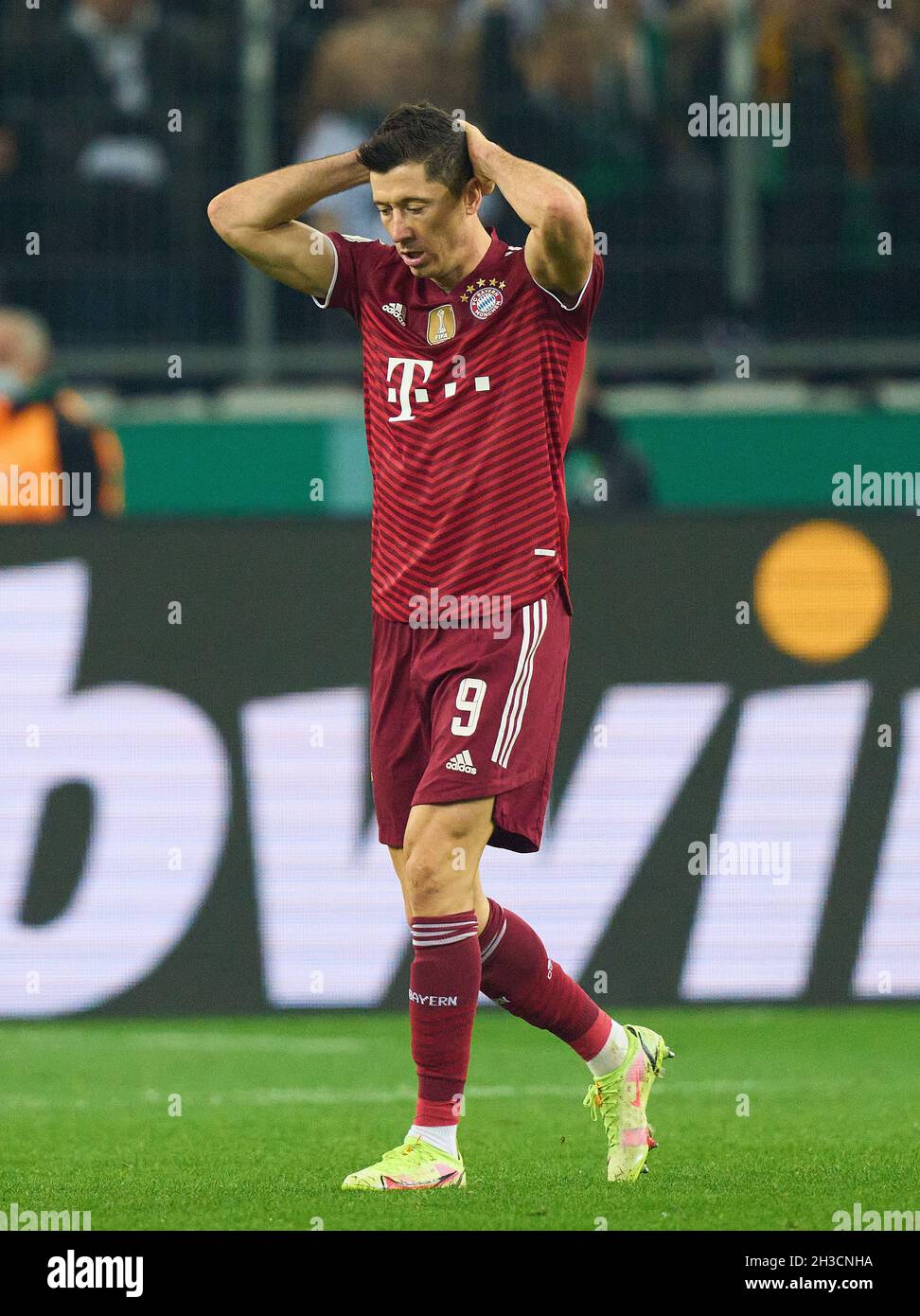 Robert lewandowski sadness Banque de photographies et d’images à haute ...