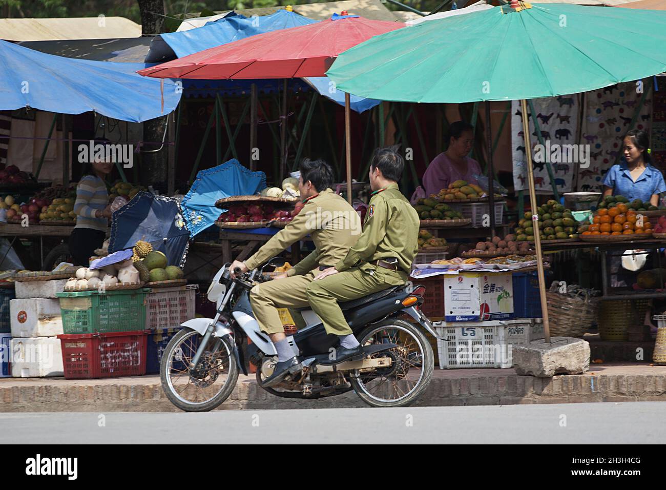 Laos police Banque de photographies et d’images à haute résolution - Alamy