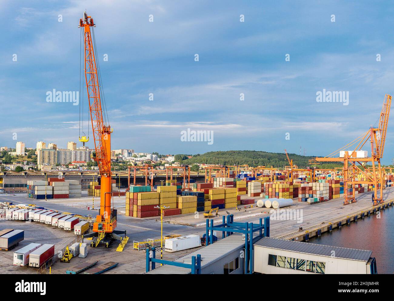 Gdynia container terminal Banque de photographies et d’images à haute ...