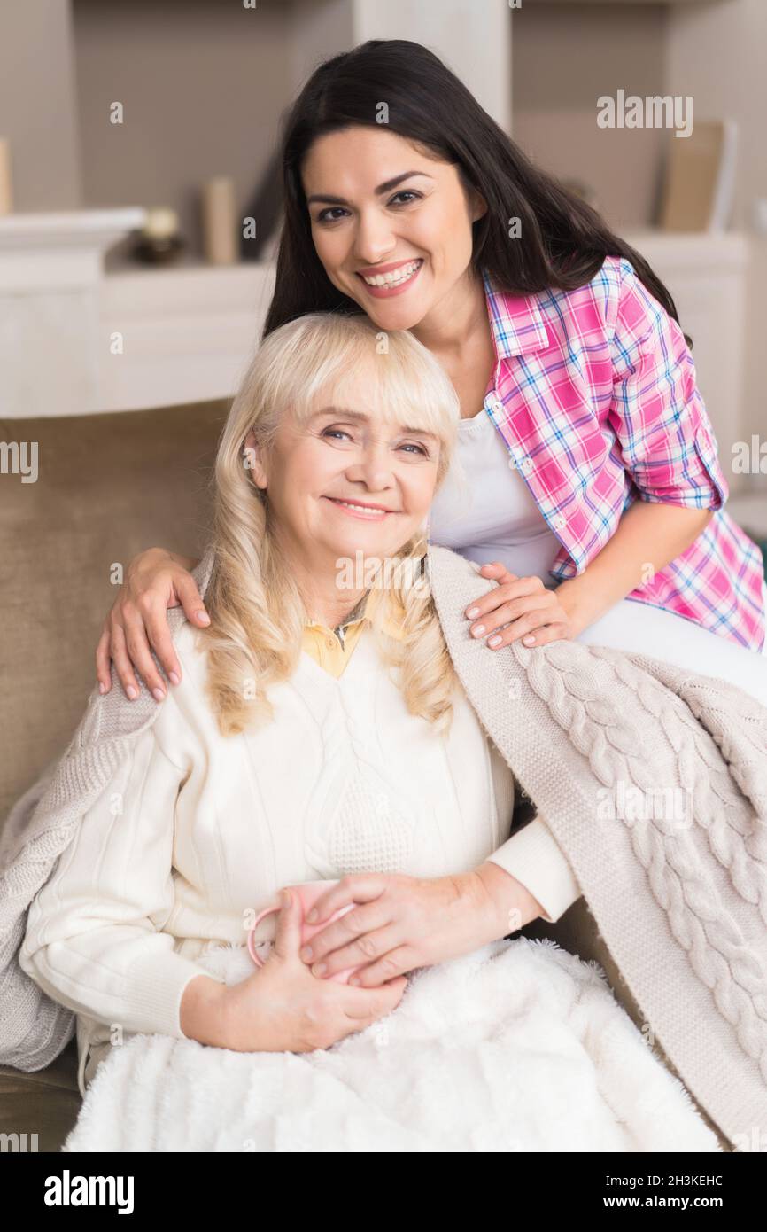 Une Mère âgée Et Sa Fille Adulte Banque De Photographies Et Dimages à