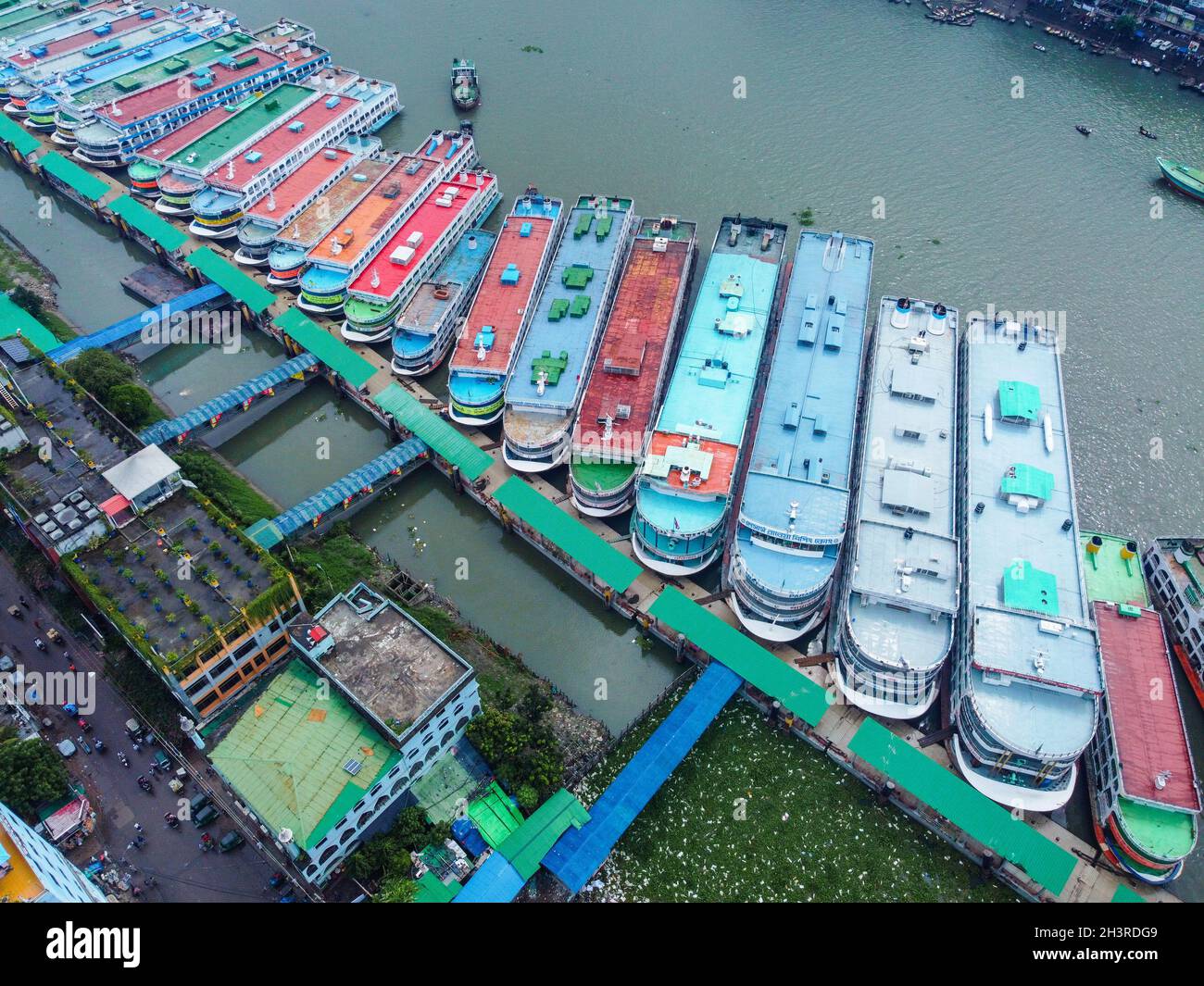 Dhaka, Bangladesh.30 octobre 2021.Dhaka River Port est le plus grand et ...