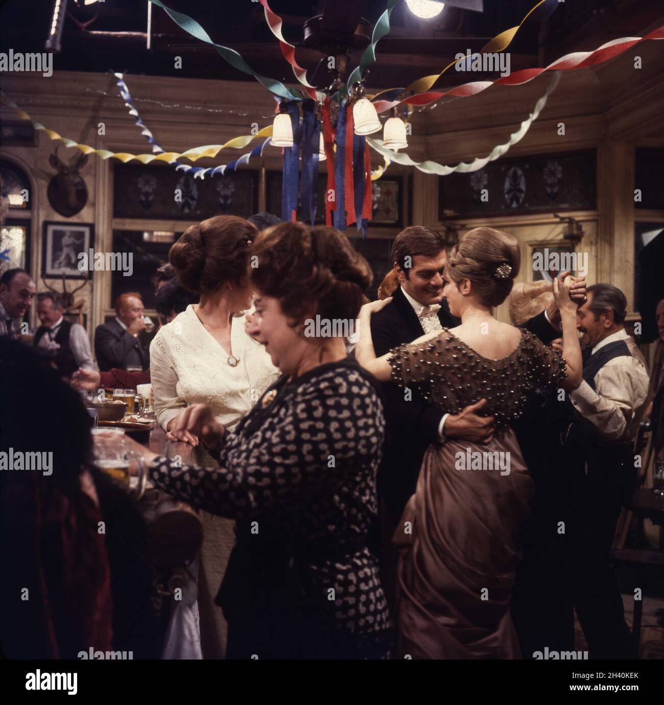 OMAR SHARIF comme Nick Arnstein et BARBRA STREISAND comme Fanny Brice ...