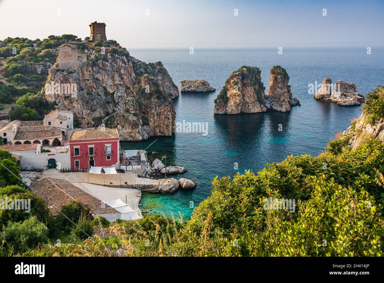 Village scopello en sicile Banque de photographies et d’images à haute ...