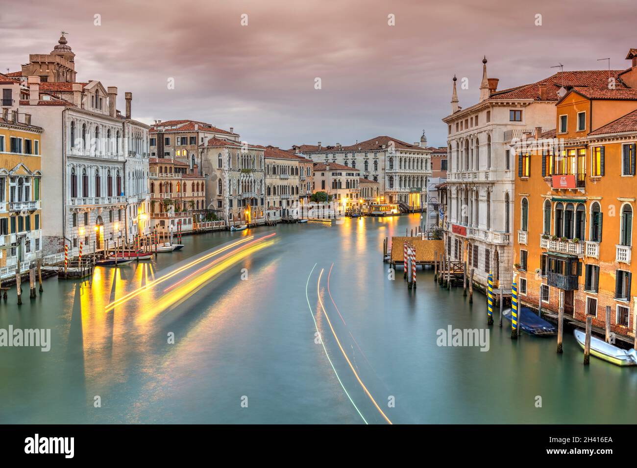 Toits de la ville italienne Banque de photographies et d’images à haute ...