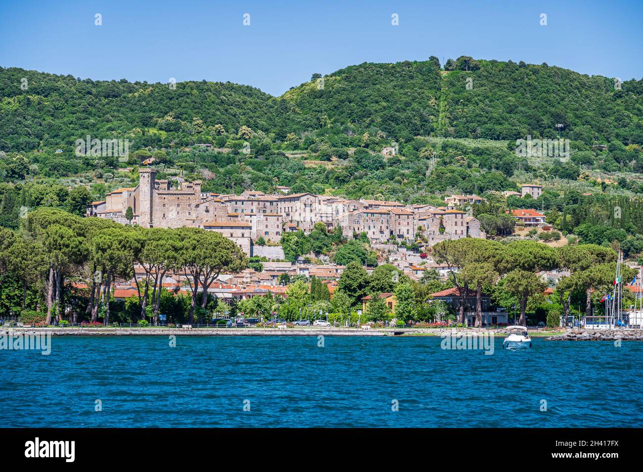 Rive du lac de bolsena Banque de photographies et d’images à haute ...