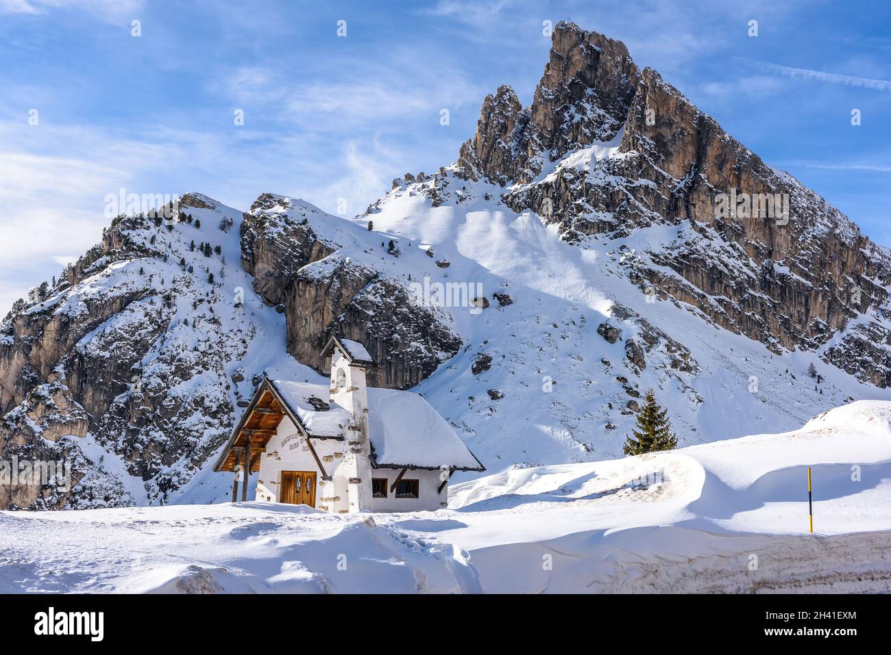Falzarego pass and lagazuoi mountain Banque de photographies et d ...