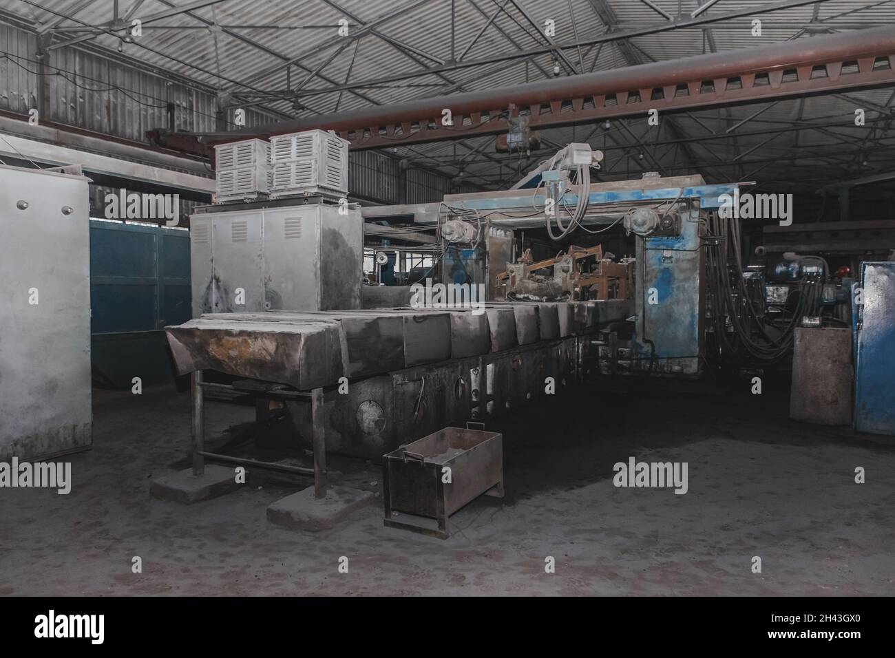 Plan général de l'atelier industriel de production de l'usine avec les ... Plan général de l'atelier industriel de production de l'usine avec les ...